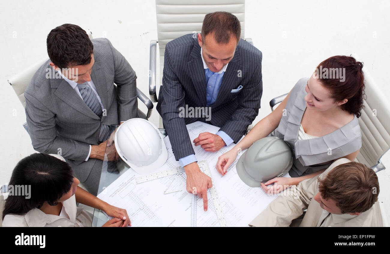 Architects working outdoor hi-res stock photography and images - Alamy