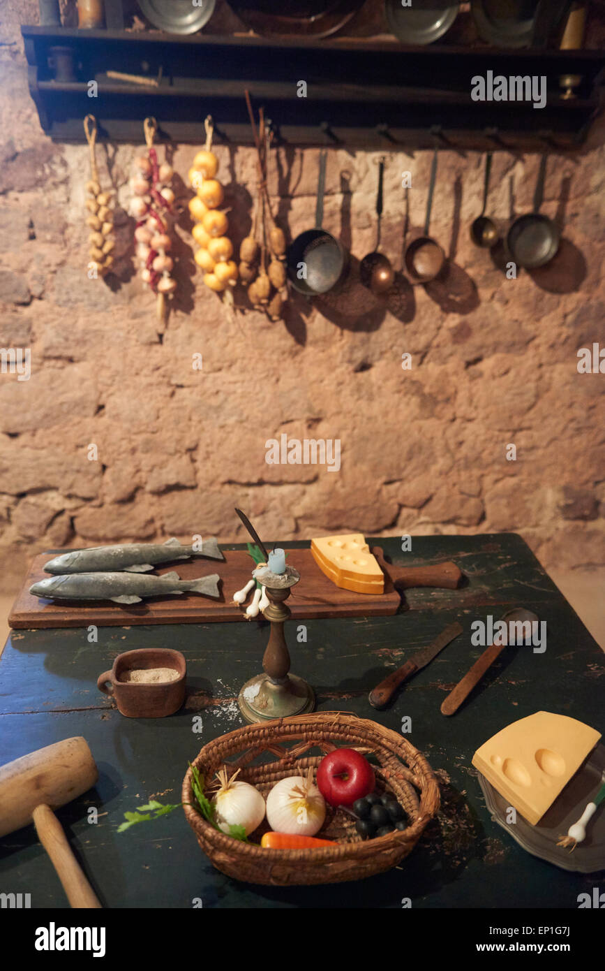 Crockery medieval hi-res stock photography and images - Alamy