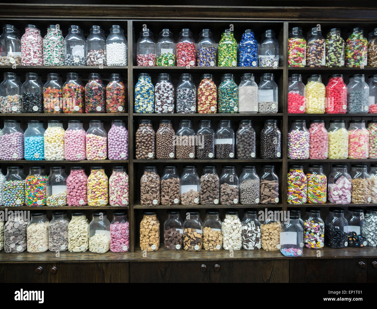 Shelves of sweets hi-res stock photography and images - Alamy