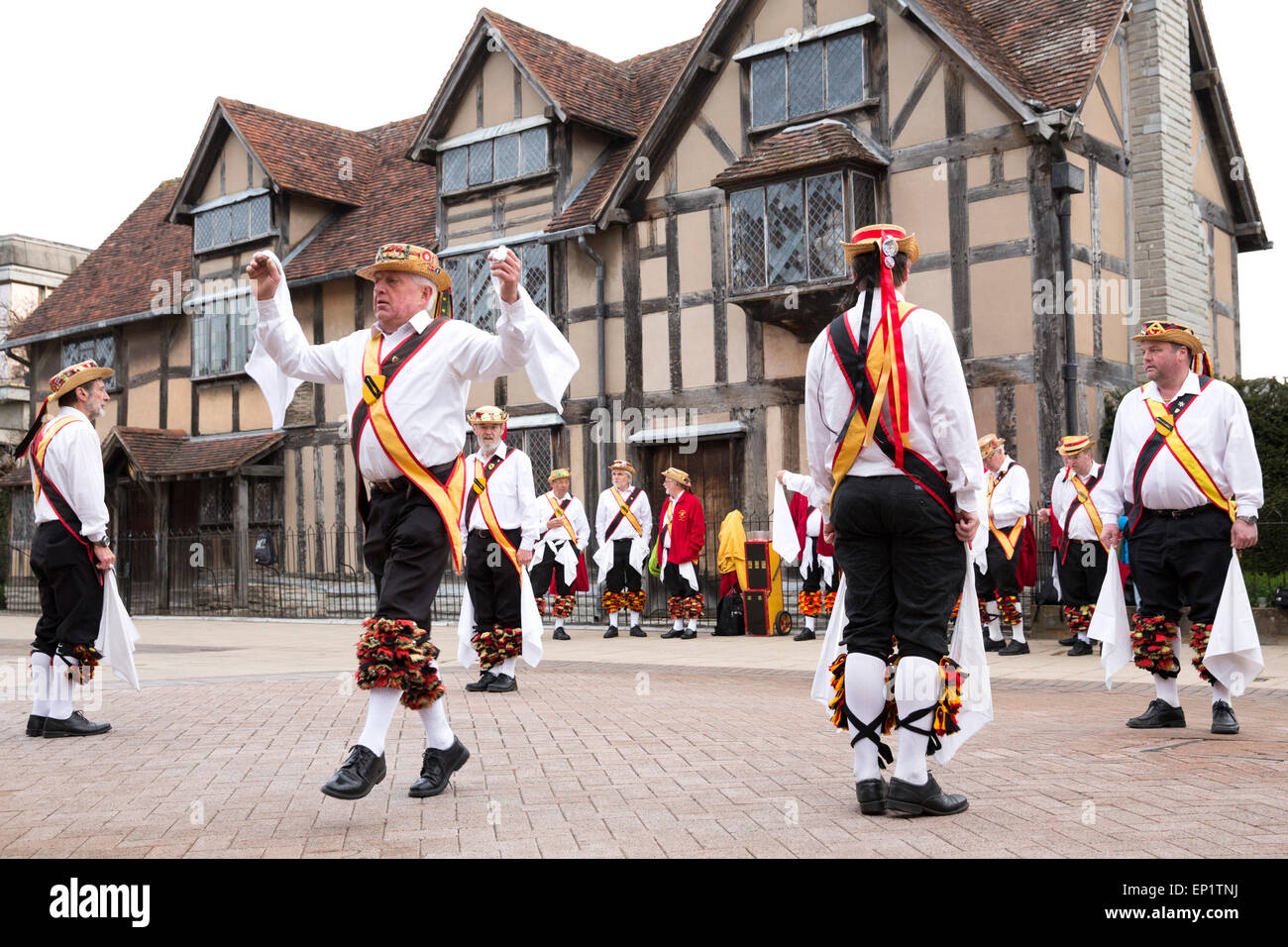 The Shakespeare Morris Men dancing in the dawn in Stratford upon Avon ...