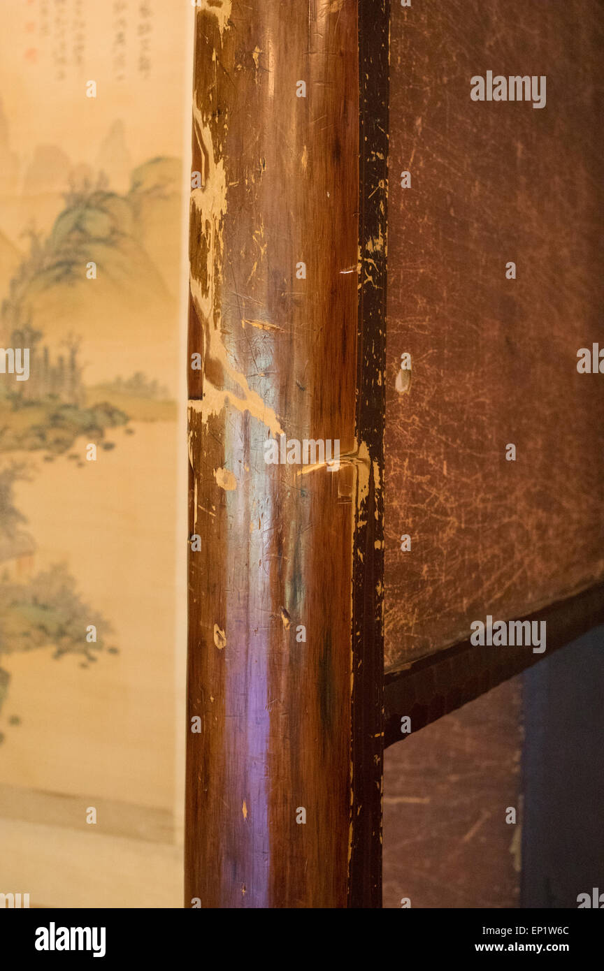 Samurai sword cuts by Ryoma Sakamoto inside Kagetsu Restaurant ...