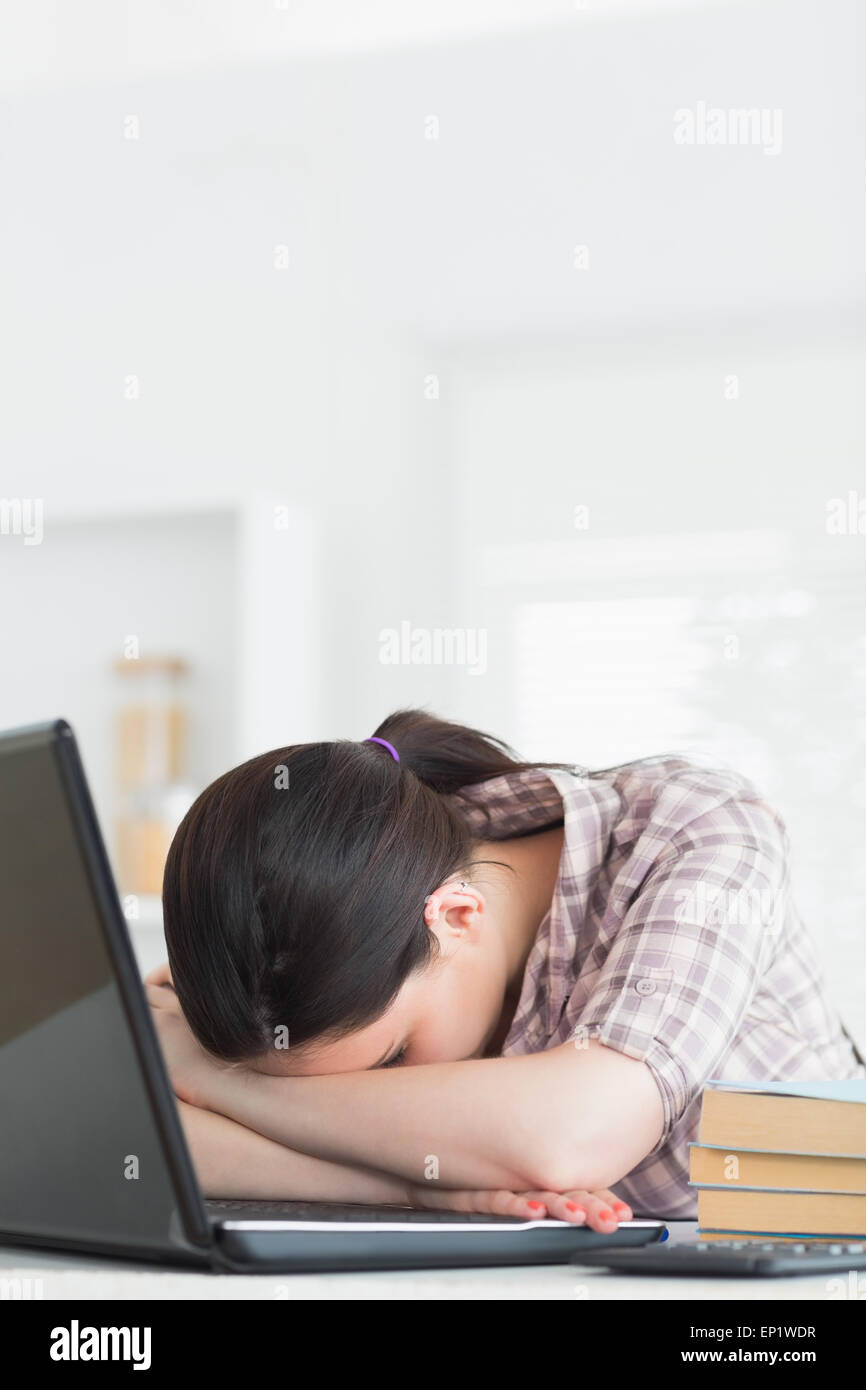 Woman angry computer typing hi-res stock photography and images - Alamy