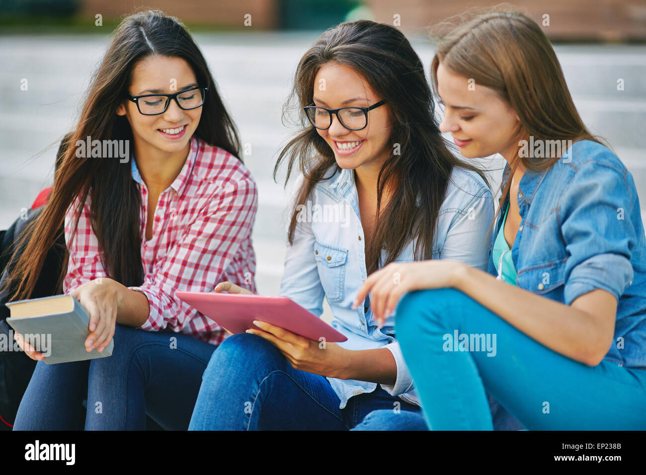 Modern Teen Girls High Resolution Stock Photography and Images - Alamy