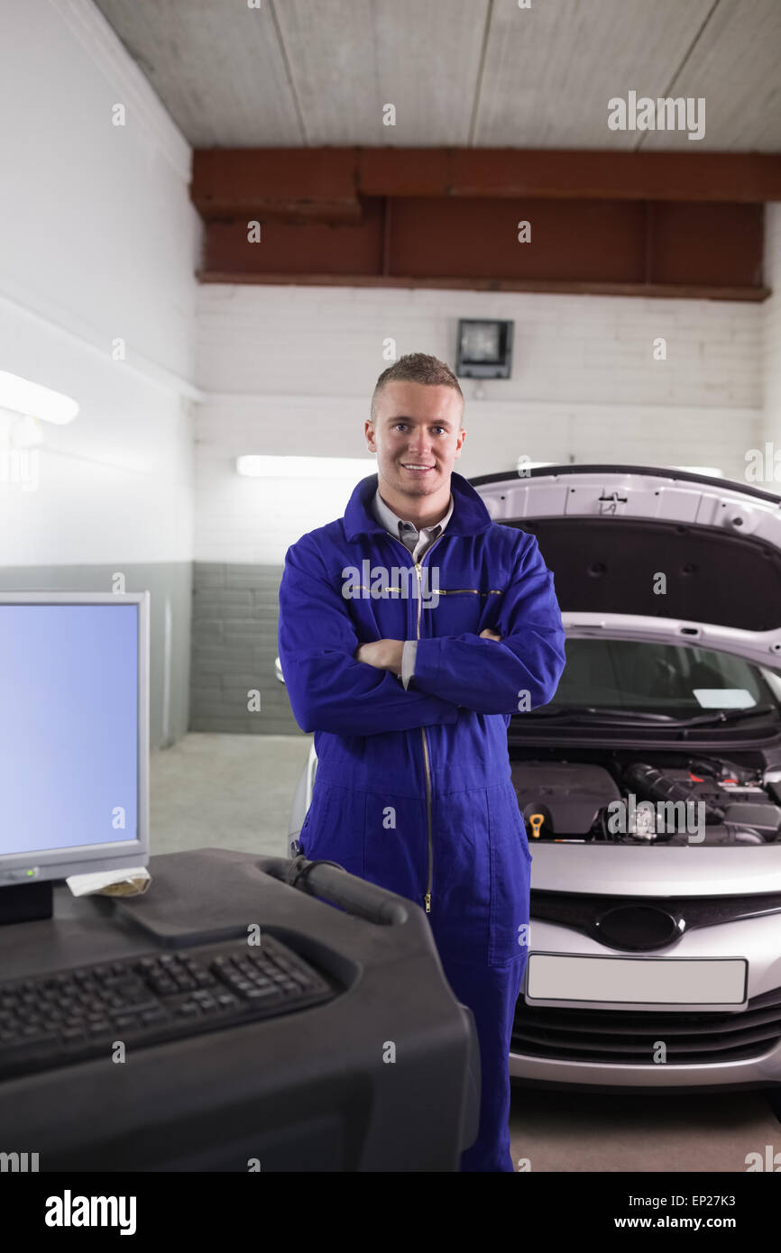 Mechanic next car computer hi-res stock photography and images - Alamy
