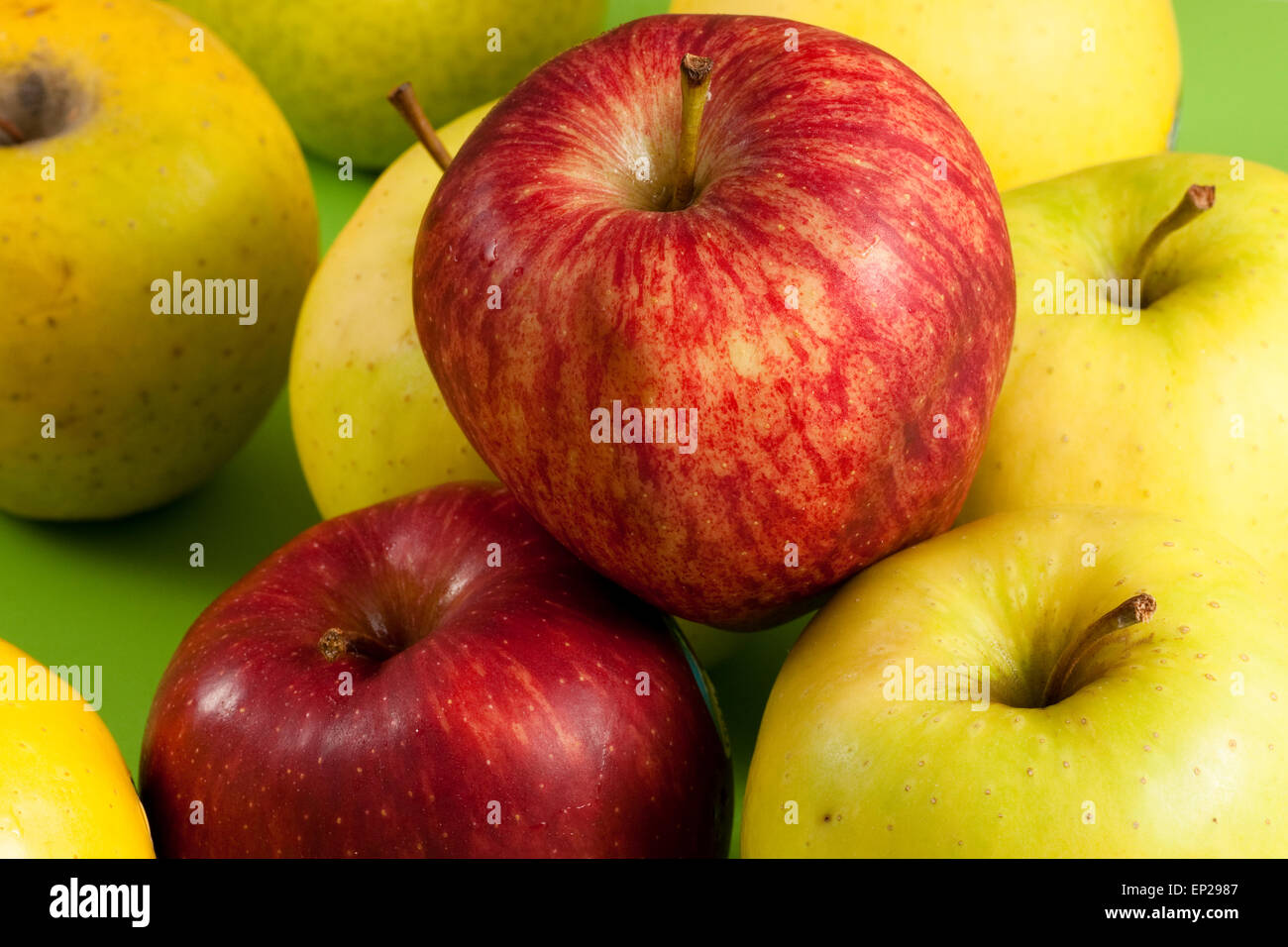 red and green apples Stock Photo - Alamy