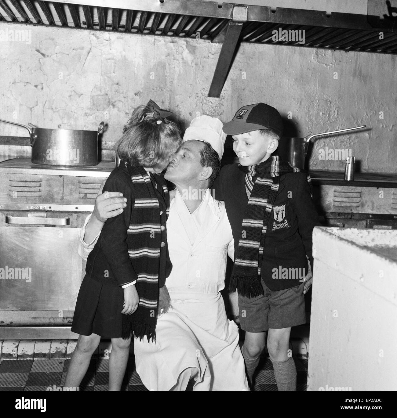 Children on board Black and White Stock Photos & Images - Alamy