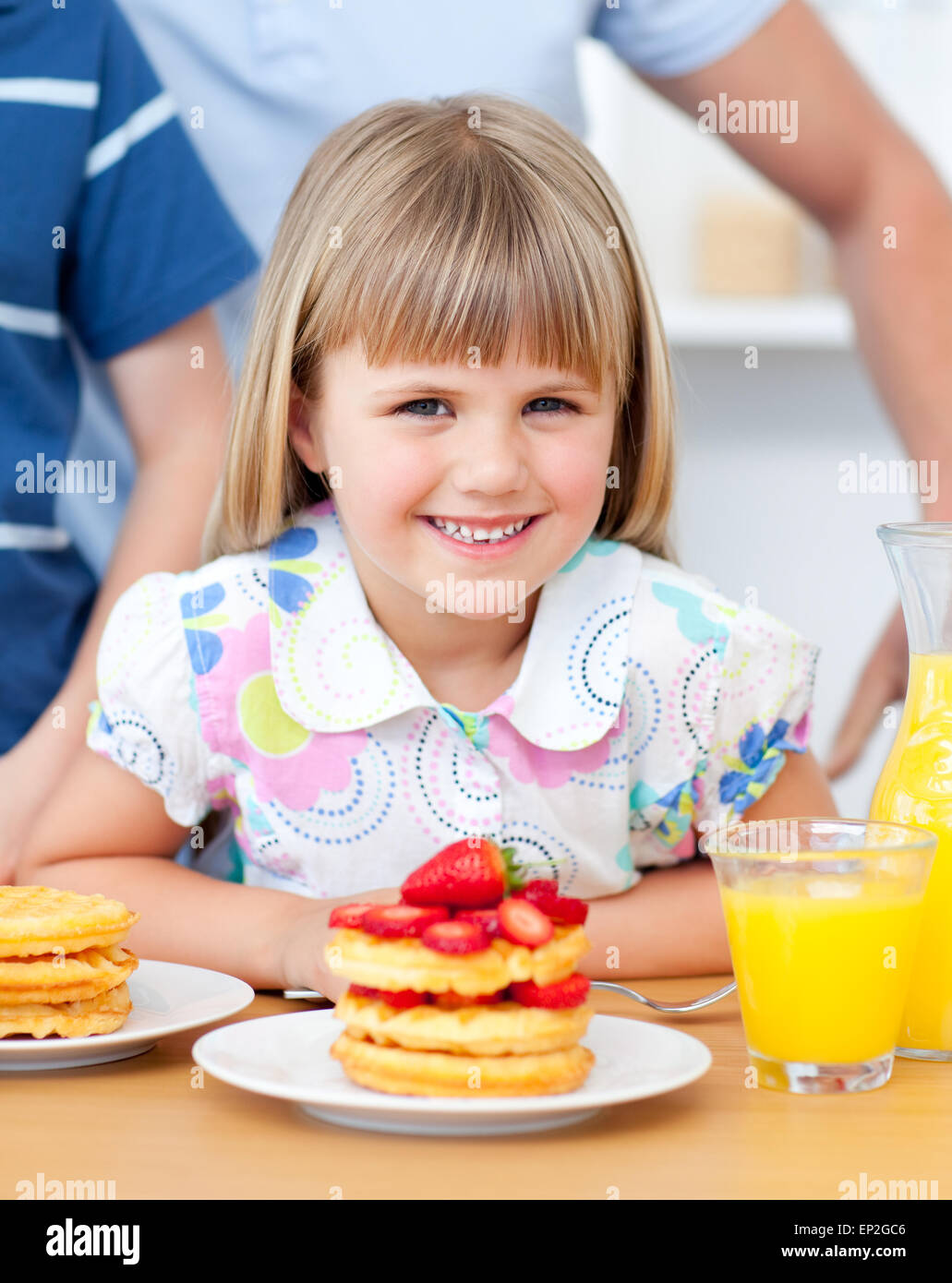 Child eating a pancake hi-res stock photography and images - Alamy