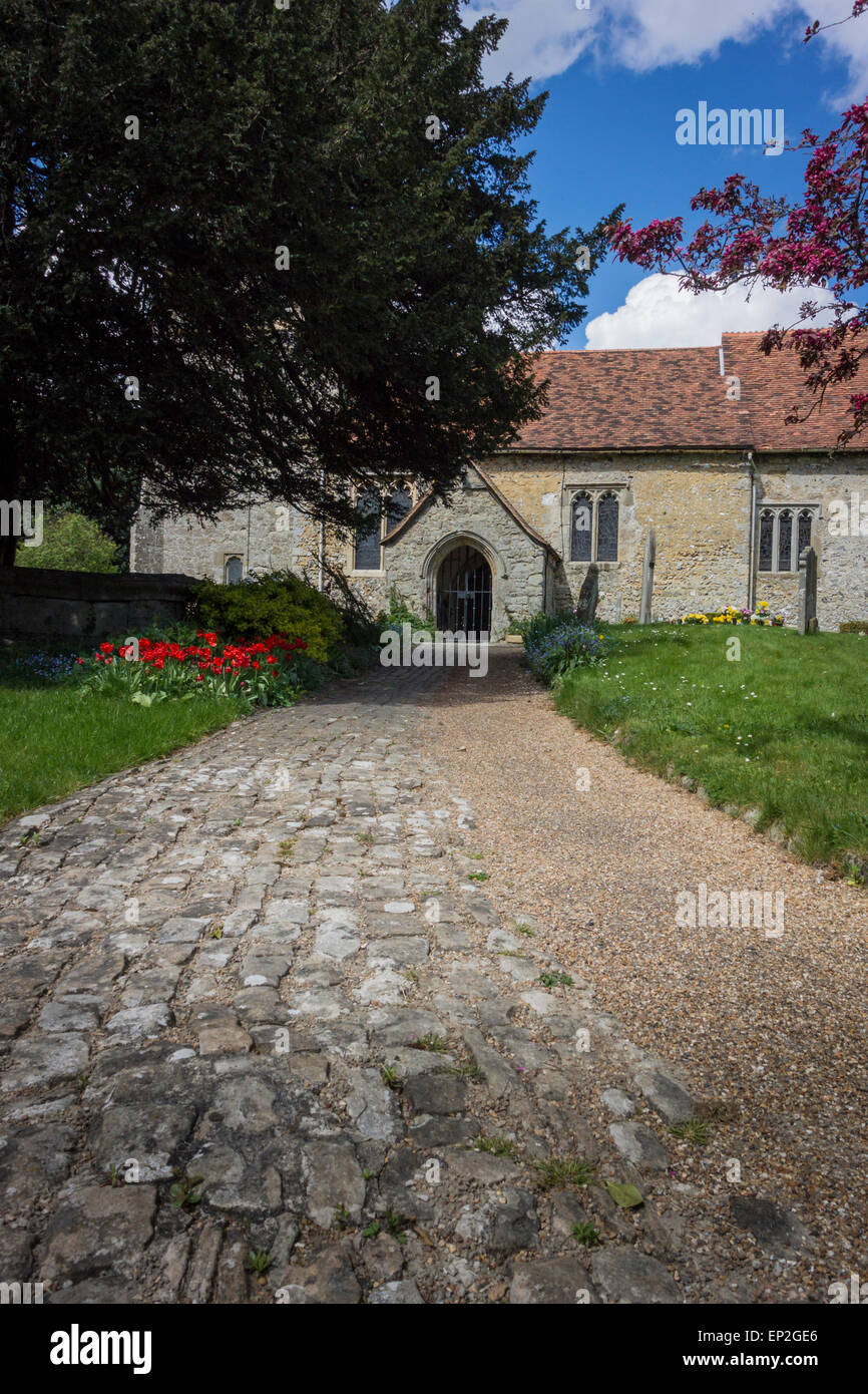 Pathway to Saint Martin of Tours Church in the village of Detling, Kent ...