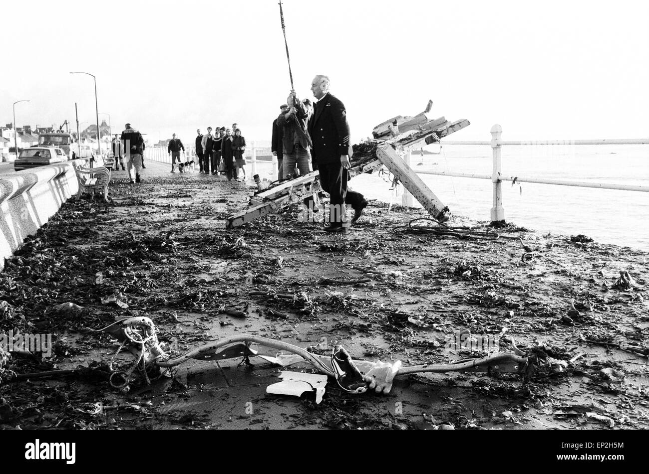 Penlee Life Boat Disaster wreckage from lifeboat is brought ashore ...