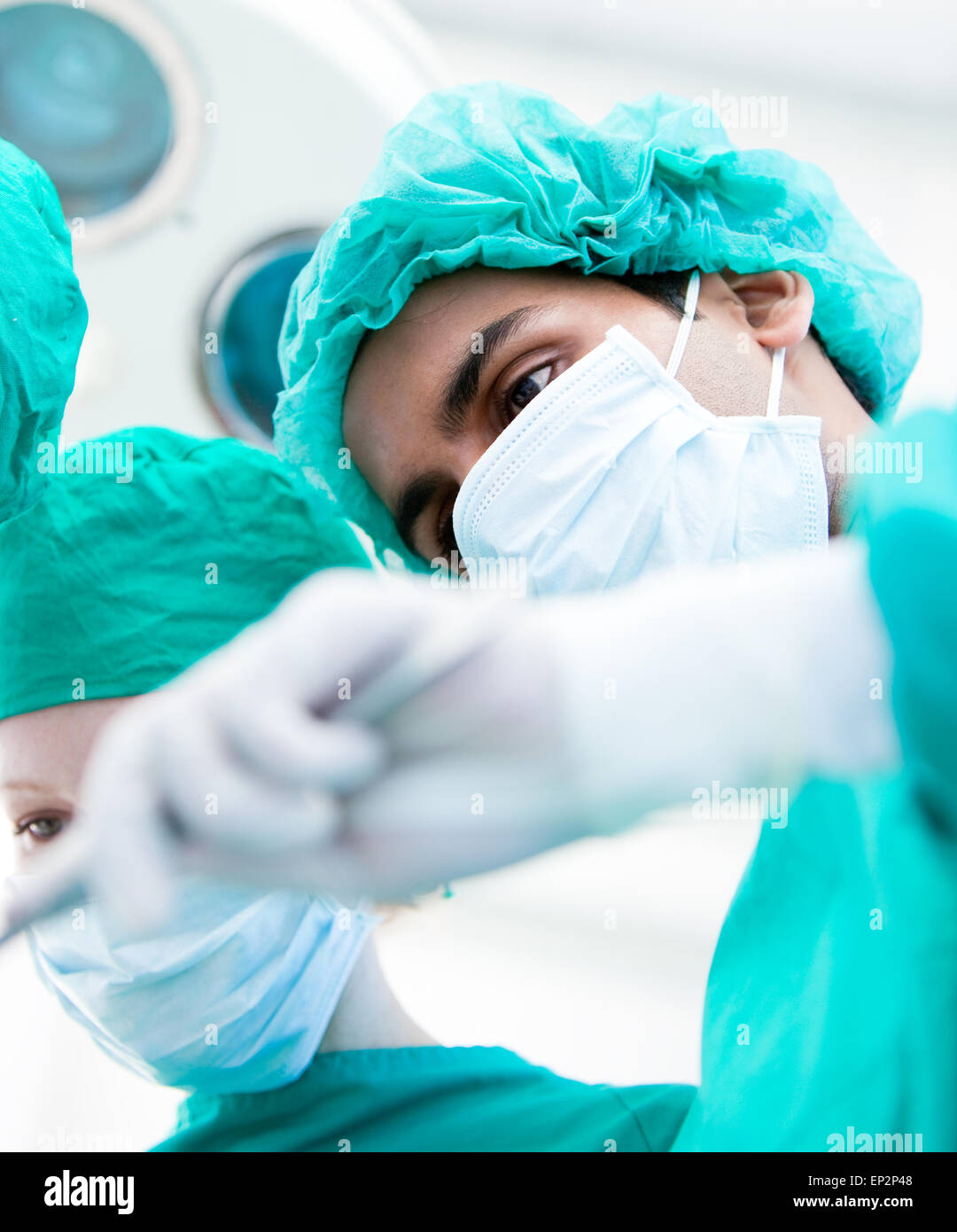 Work surgeons during medical operation hi-res stock photography and ...