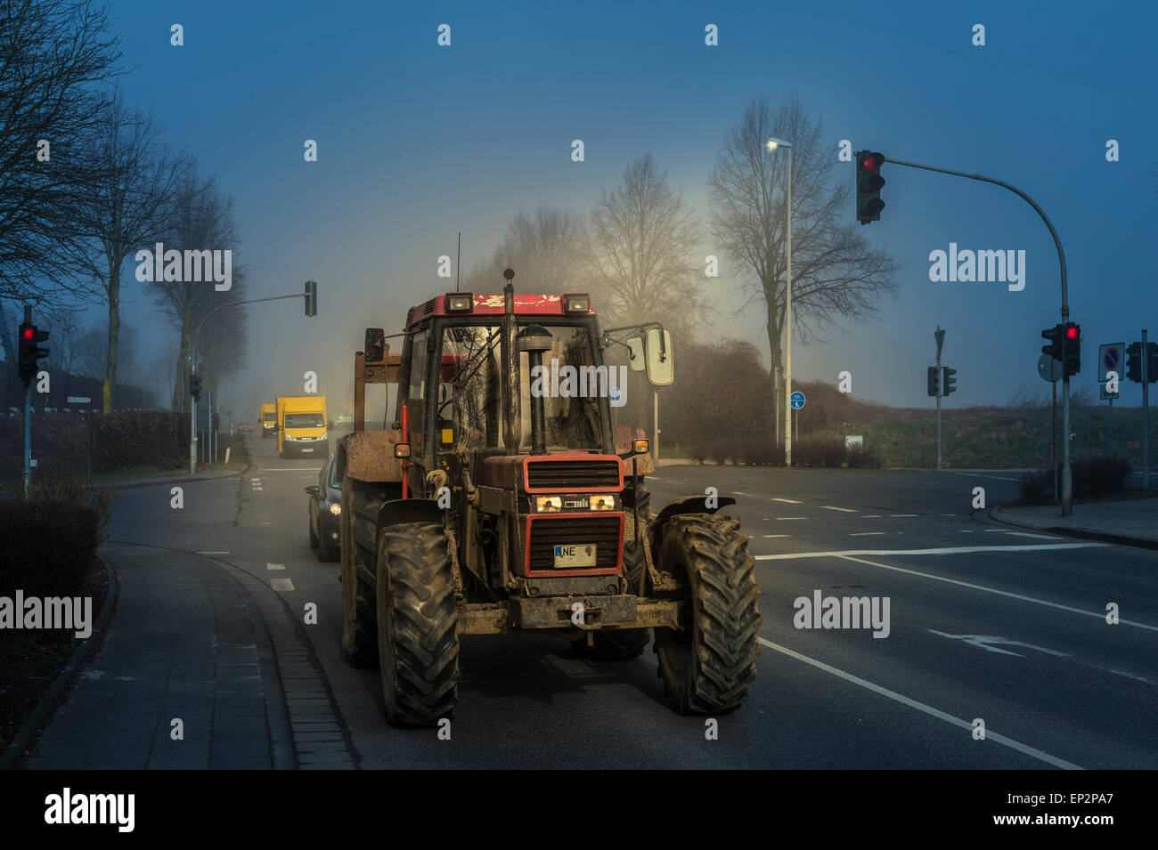 Tractor traffic light street hi-res stock photography and images - Alamy