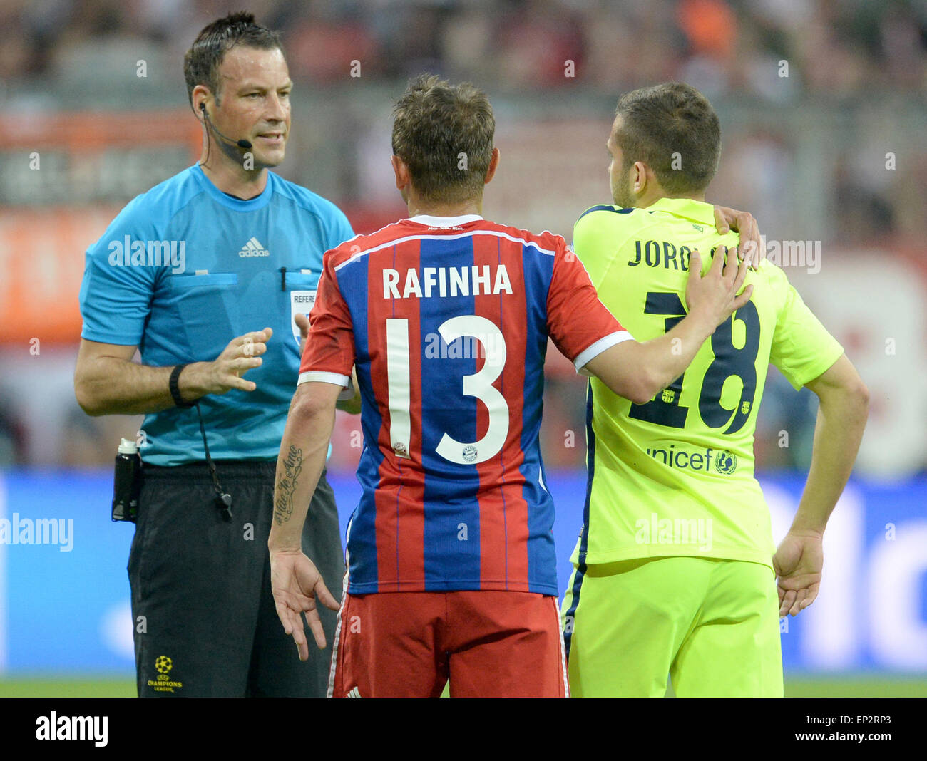 Munich, Germany. 12th May, 2015. Referee Mark Clattenburg from England ...