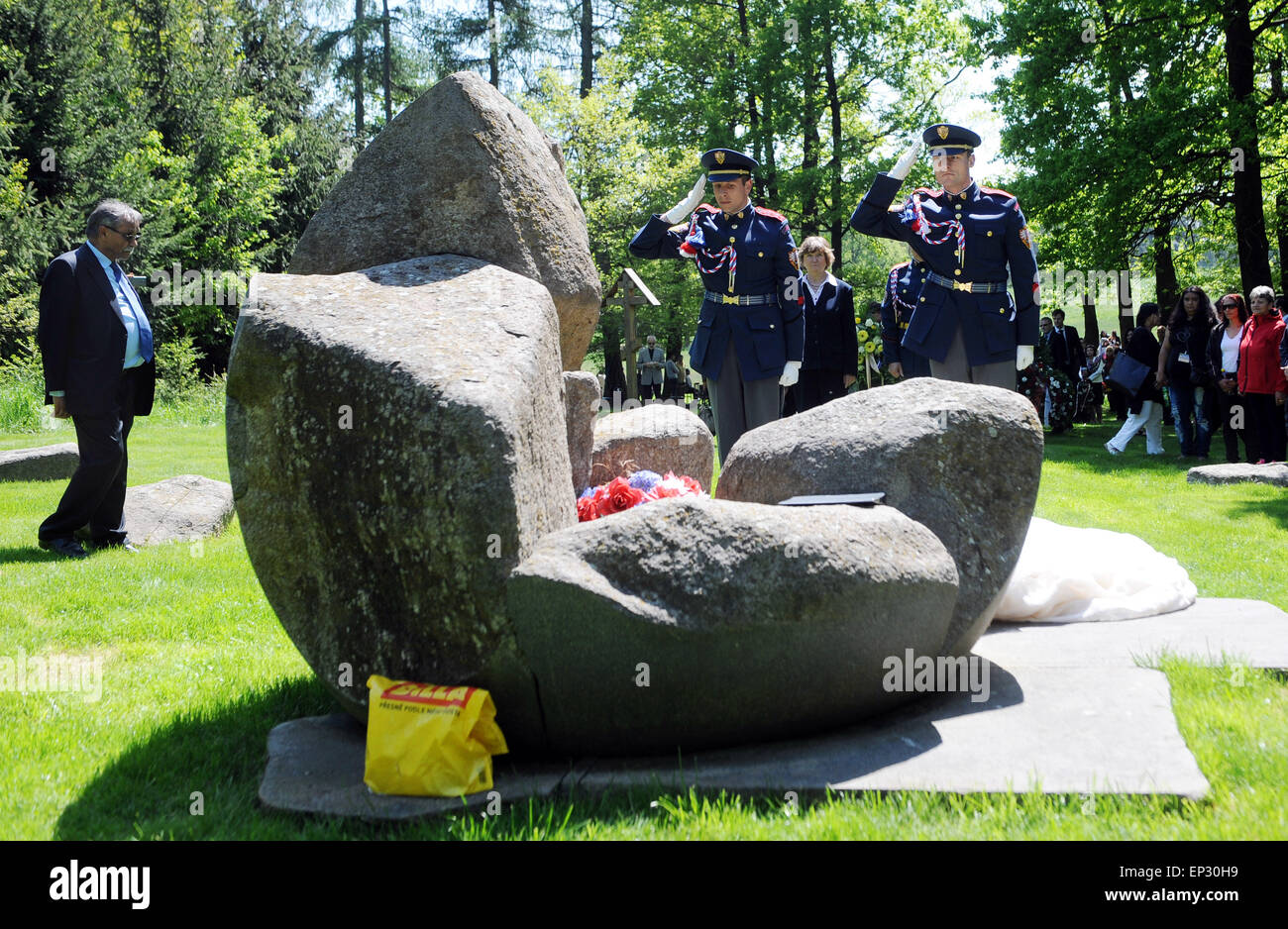 Meeting to commemorate Romany victims of Nazism at the burial place of ...