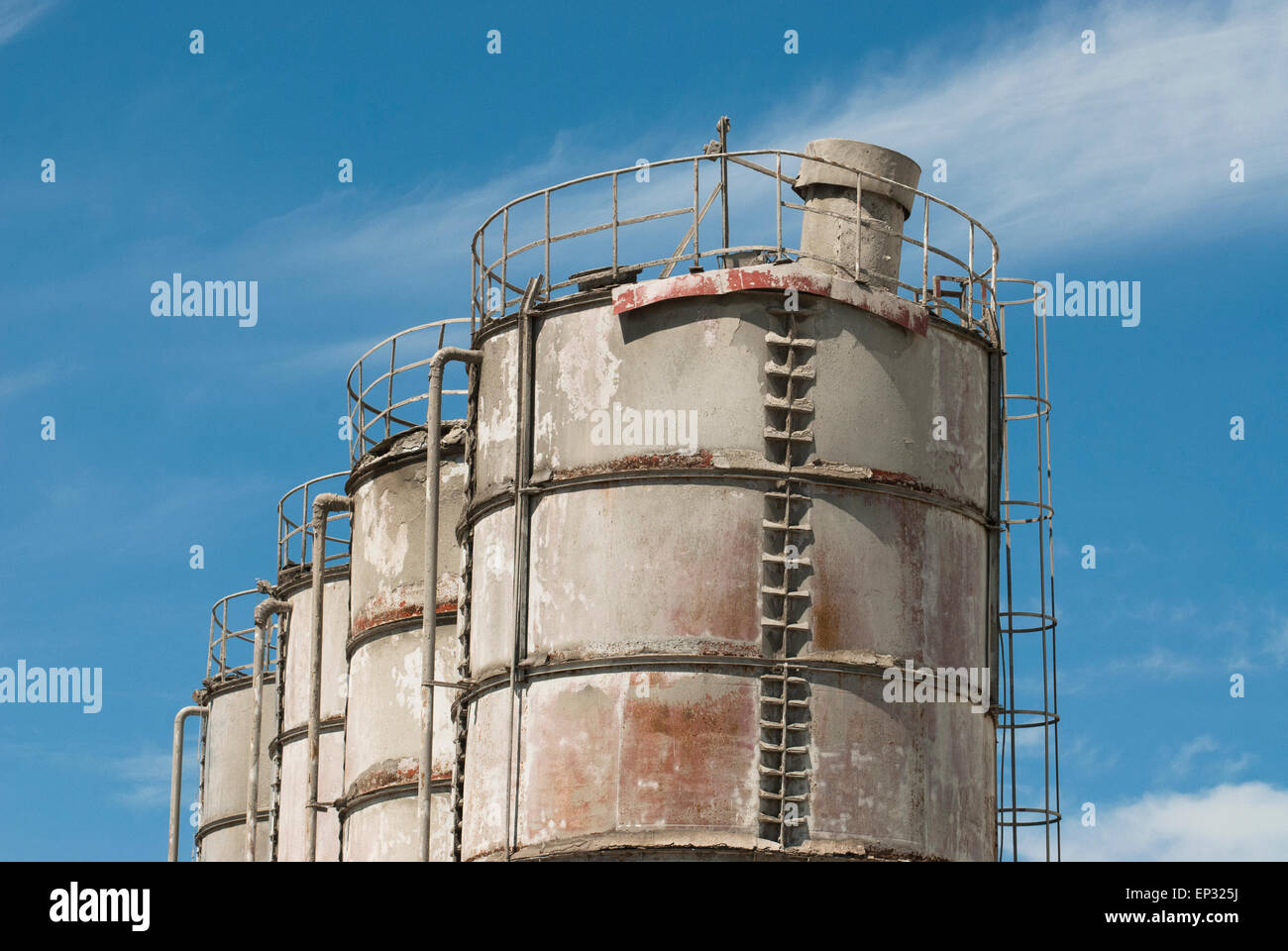 Production tower hi-res stock photography and images - Alamy