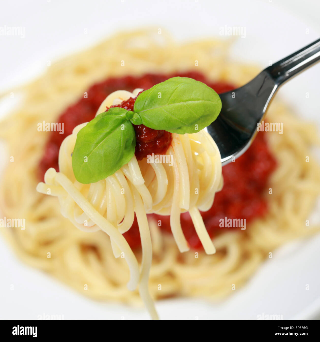 Spaghetti mit Tomatensauce Stock Photo - Alamy