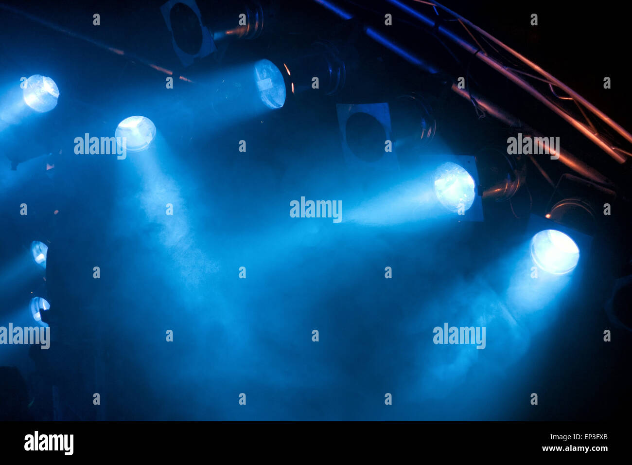 Stage arena lights hi-res stock photography and images - Alamy