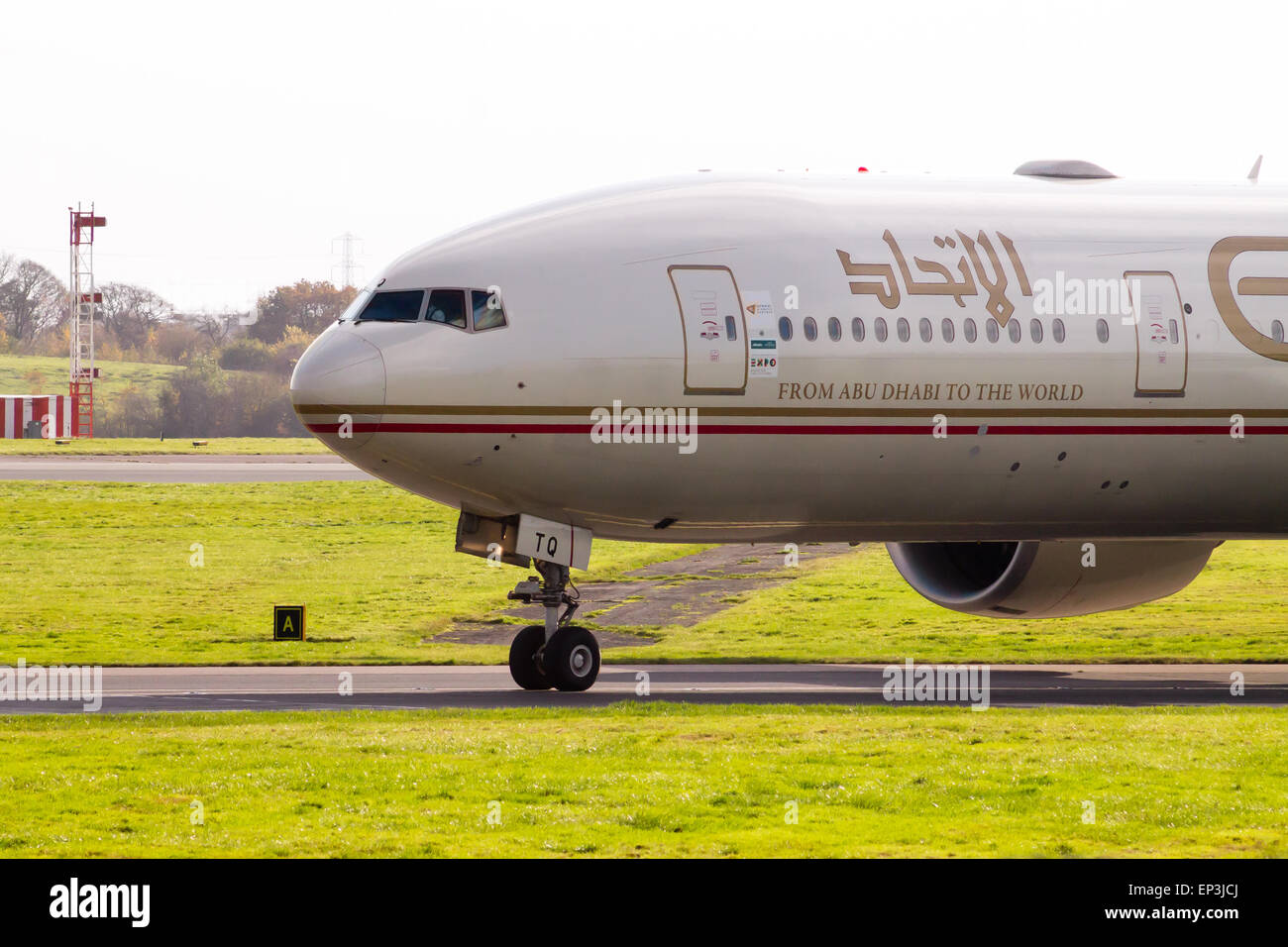 Etihad Airways Boeing 777 taxiing on Manchester International Airport ...