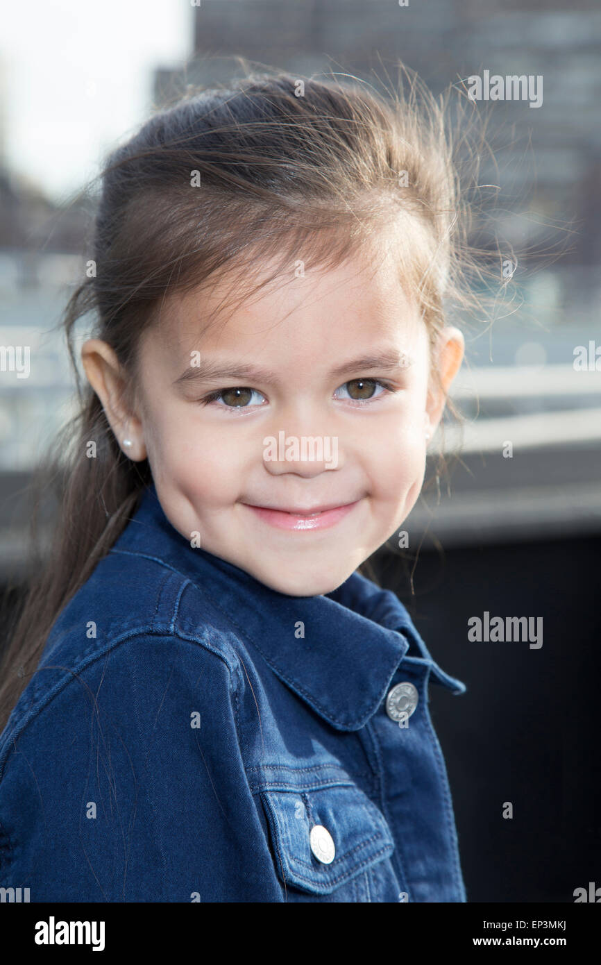 Kid girl hi-res stock photography and images - Alamy