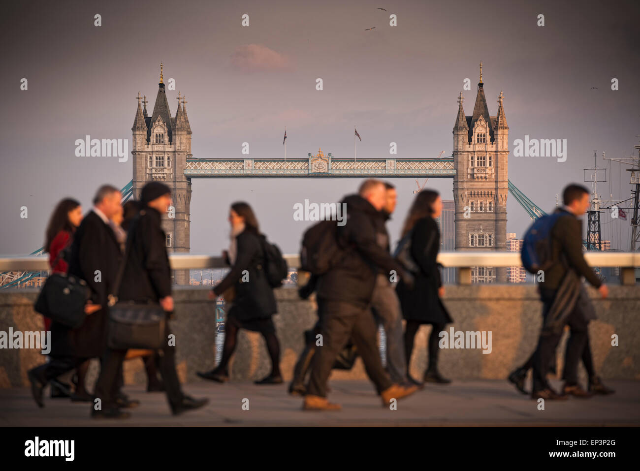 Tower bridge landmark commute hi-res stock photography and images - Alamy