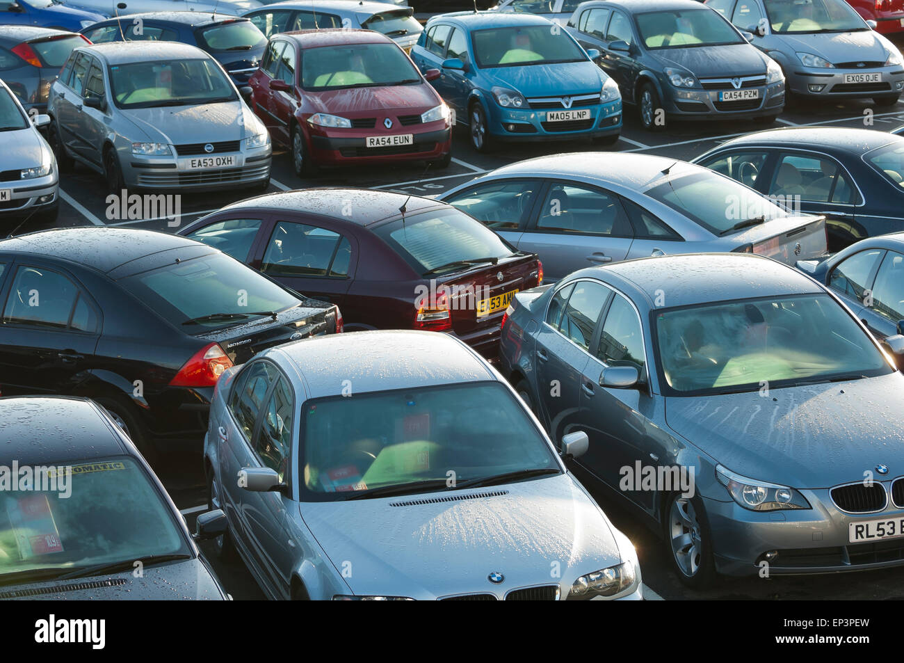 Car supermarket dealership hi-res stock photography and images - Alamy