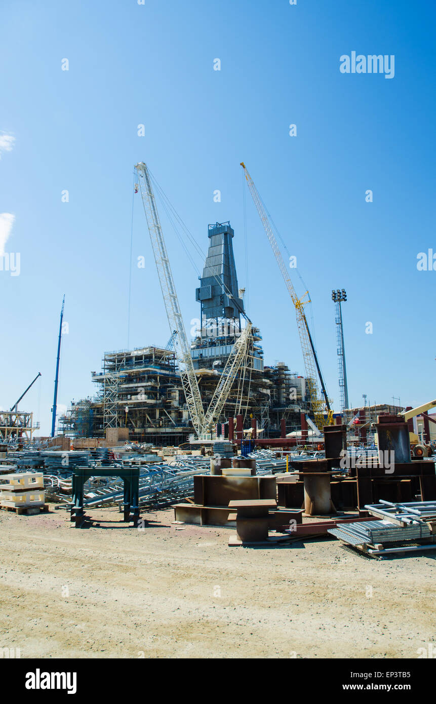 Offshore drilling during construction onshore Stock Photo - Alamy