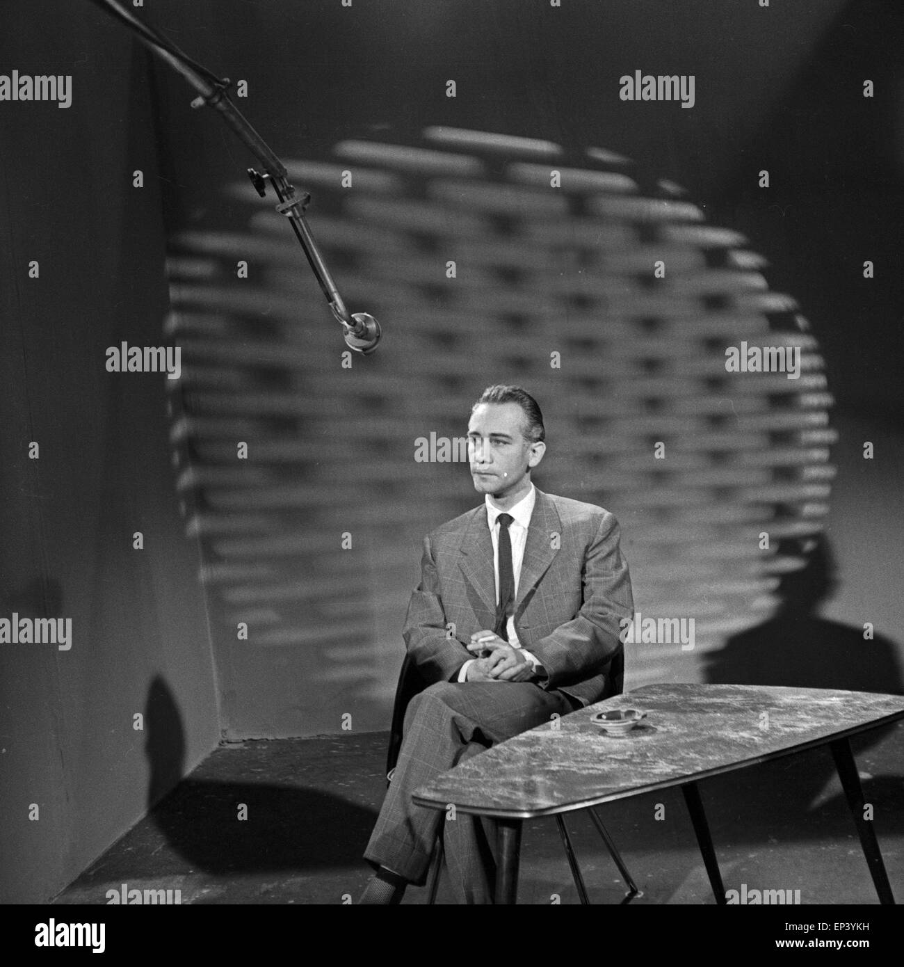 Television moderators hi-res stock photography and images - Alamy