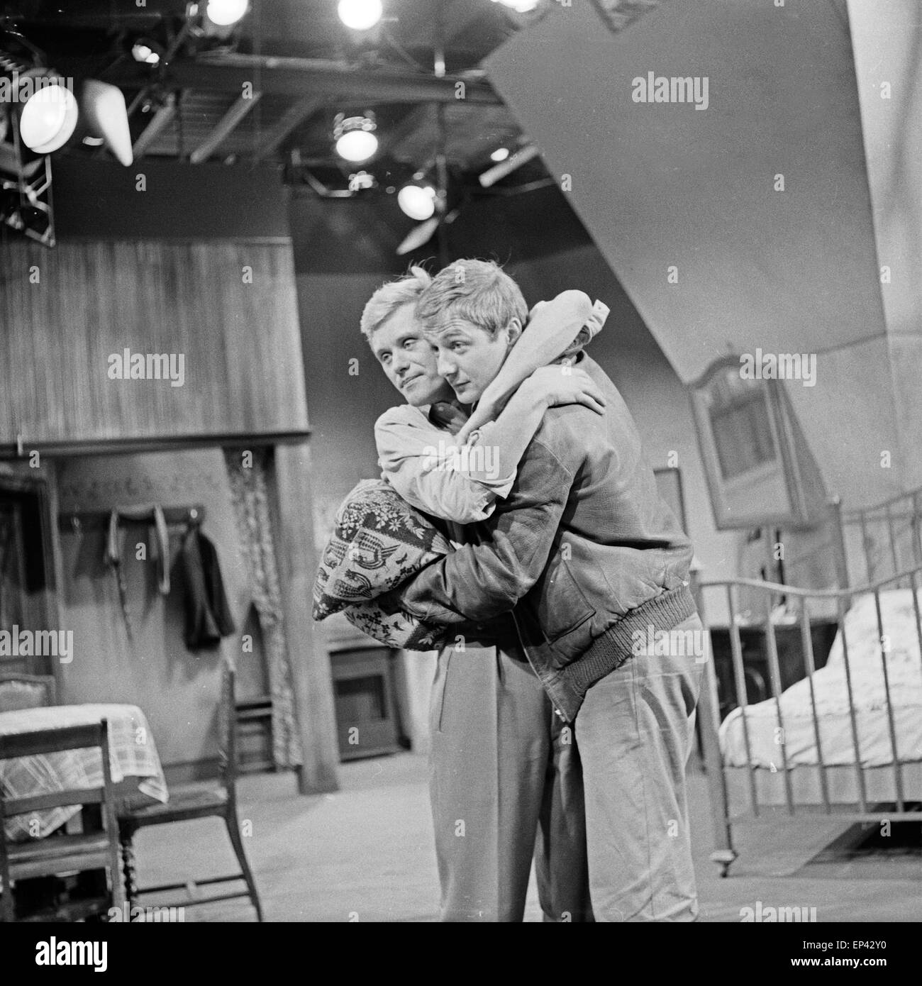 Blick zurück im Zorn, Fernsehspiel, Deutschland 1958, Regie: John Olden, Darsteller: Horst Frank ...