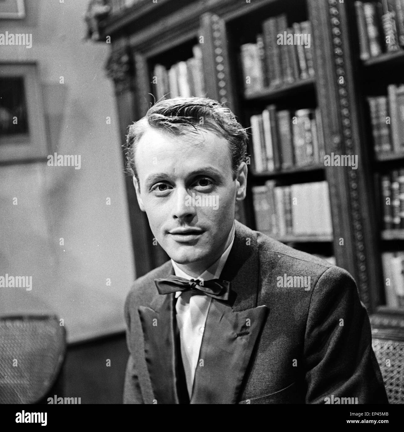 Bei Kerzenlicht, Fernsehspiel 1957, Darsteller: Helmut Lohner Stock ...