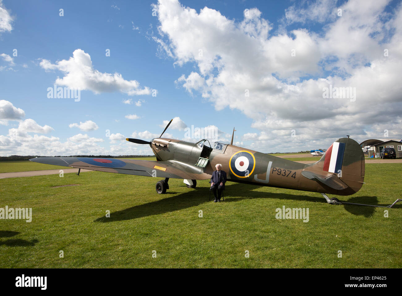 Supermarine Spitfire P9374 at The Imperial War Museum in Duxford ...