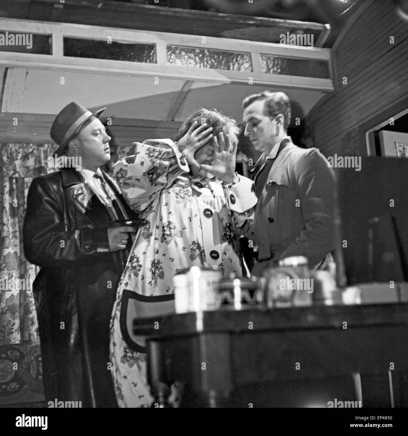 Der Tod auf dem Rummelplatz, Fernsehfilm, Deutschland 1958, Regie ...