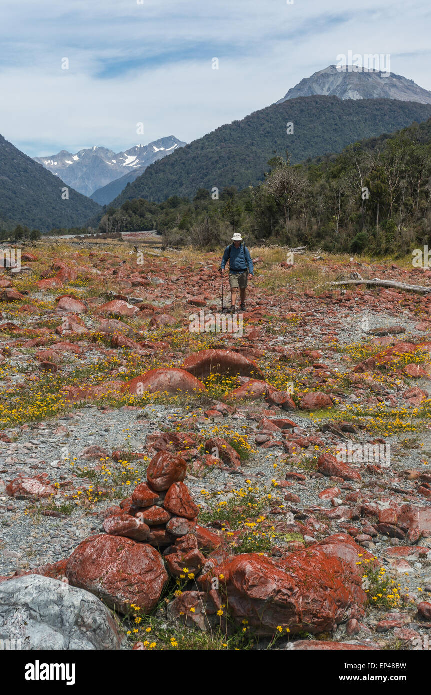 Coloured rocks hi-res stock photography and images - Alamy