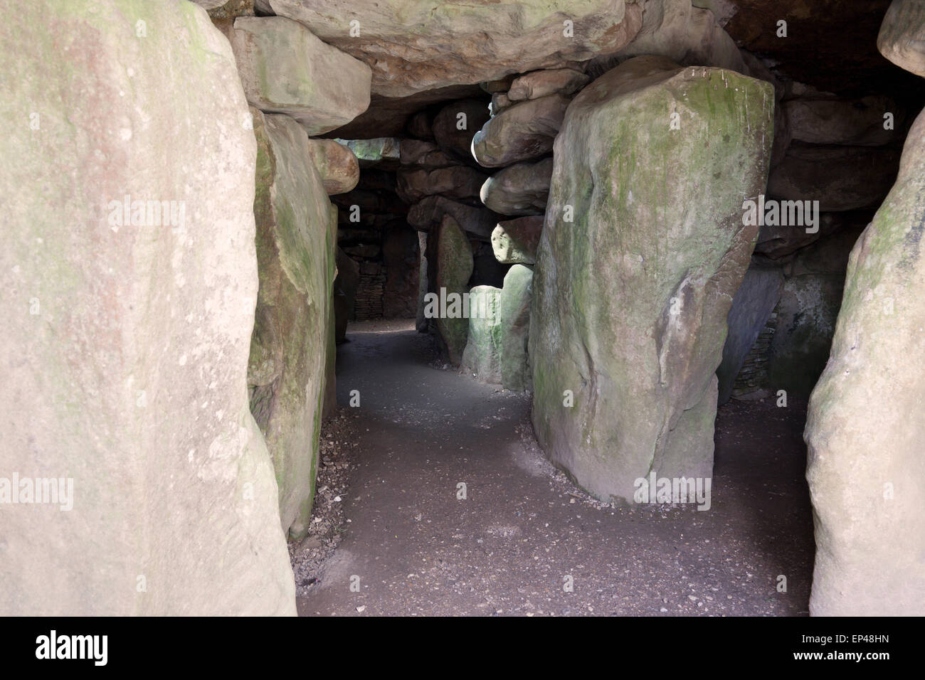 West Kennet Long Barrow, Avebury Wiltshire UK Stock Photo - Alamy