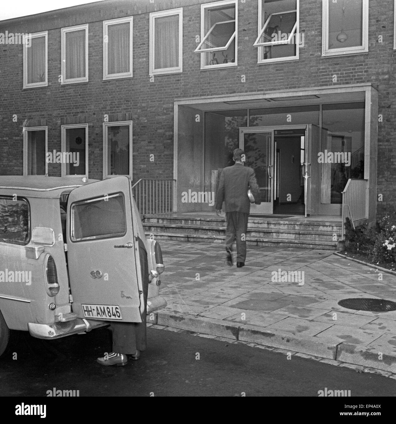 Ankunft der menschen hi-res stock photography and images - Alamy