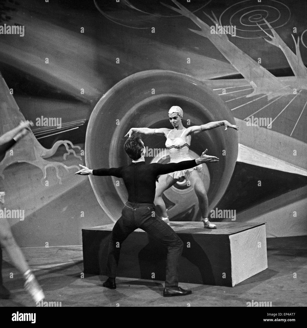 Schauspielerin und Tänzerin Maria Litto bei der Fernsehshow "Evergreens ...