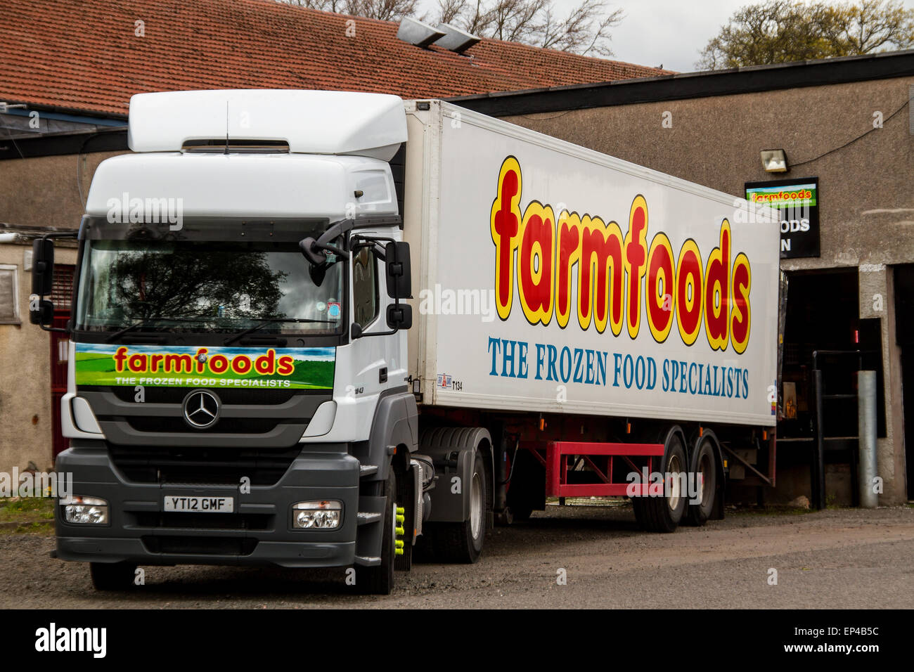 Farmfoods articulated Lorry delivering products to their small ...
