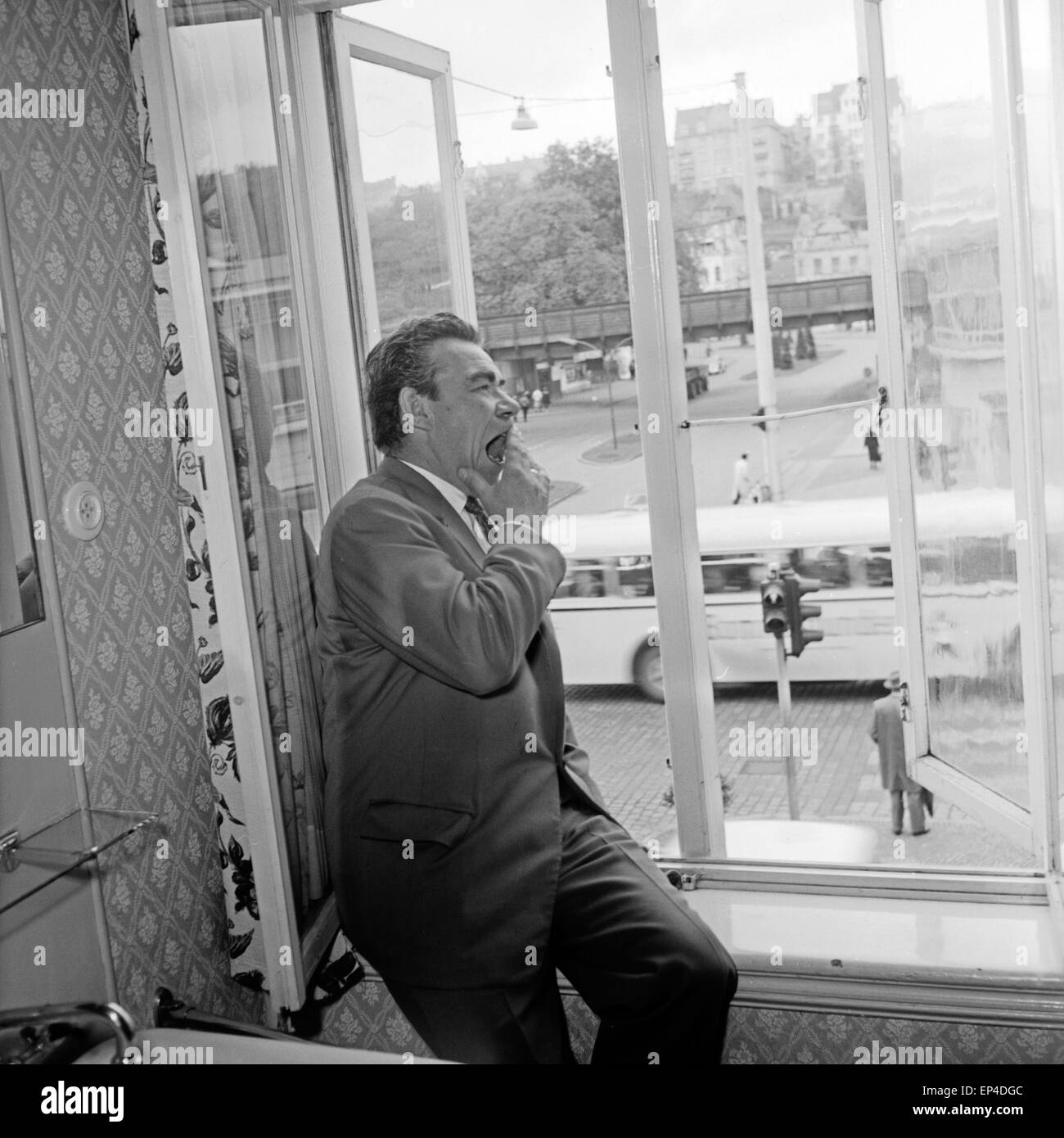 Deutscher Showmaster und Entertainer Peter Frankenfeld in einem Hotel ...