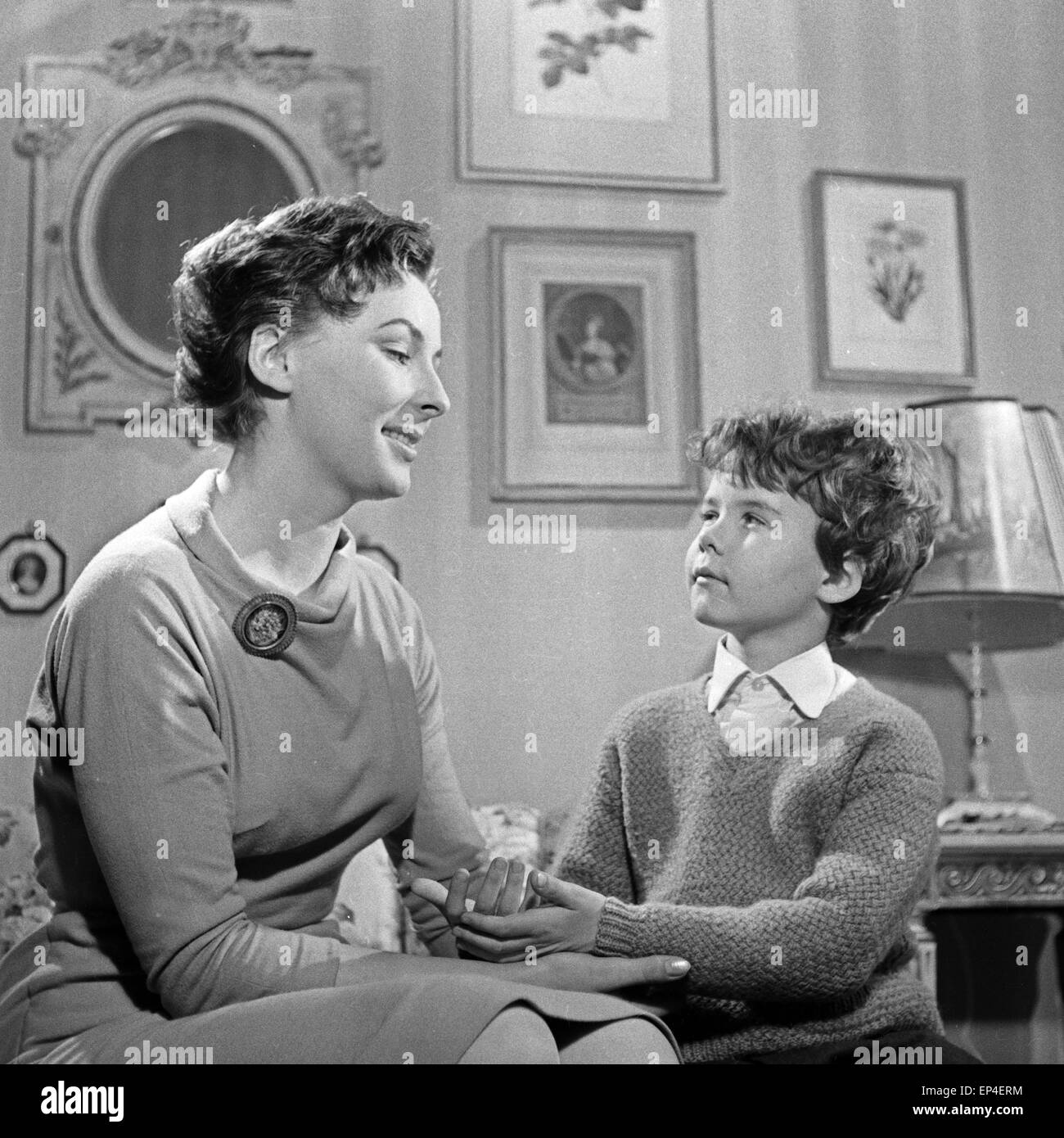 1950s tv family hi-res stock photography and images - Alamy