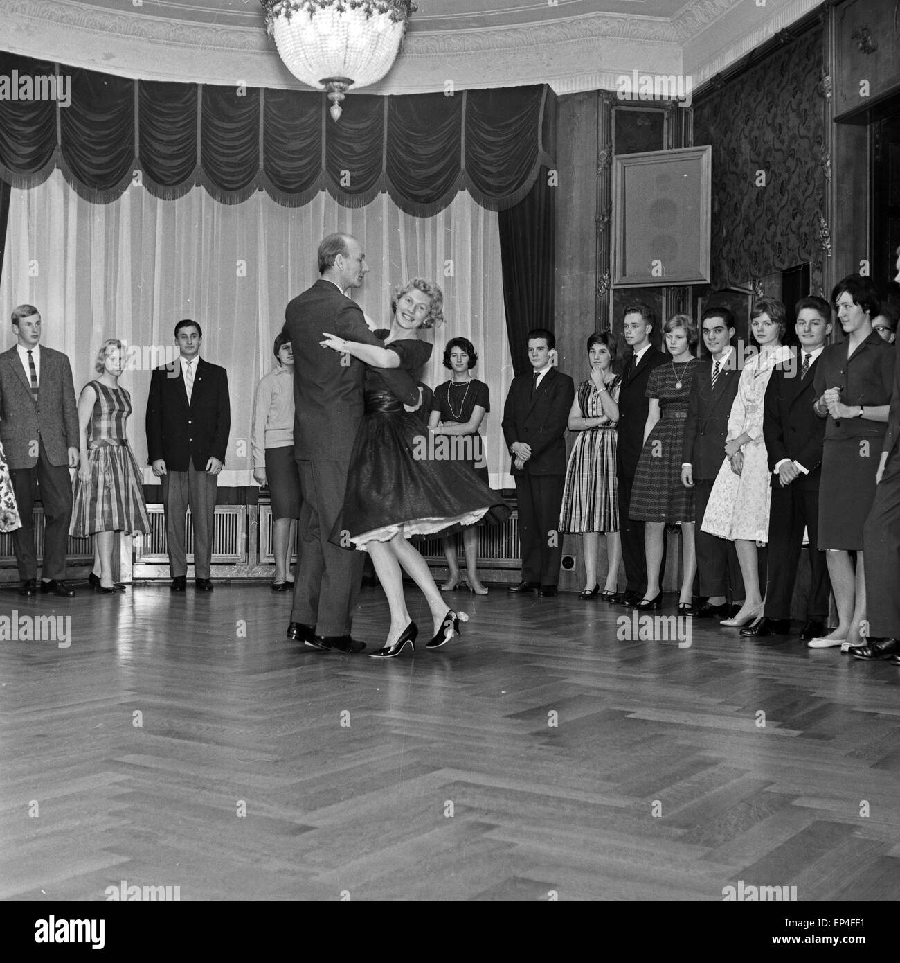 Tanz der 1960er jahre Black and White Stock Photos & Images - Alamy