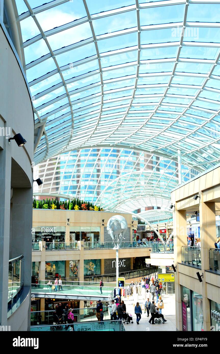 Leeds trinity shopping center hi-res stock photography and images - Alamy