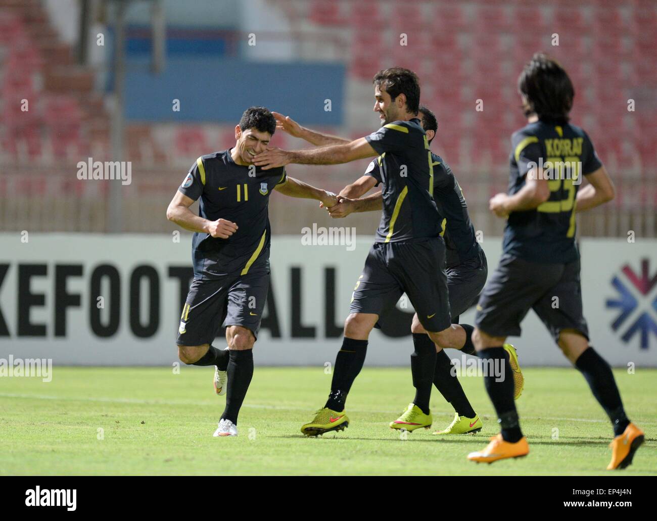 Al qadsia players kuwait football hi-res stock photography and images ...