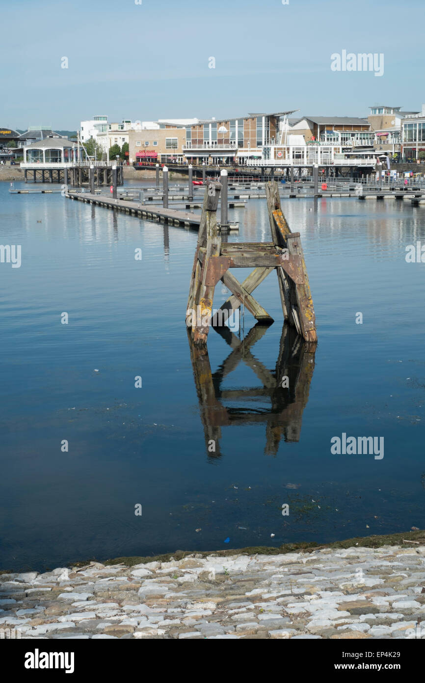 Waterfront Restaurants Cardiff Bay High Resolution Stock Photography ...