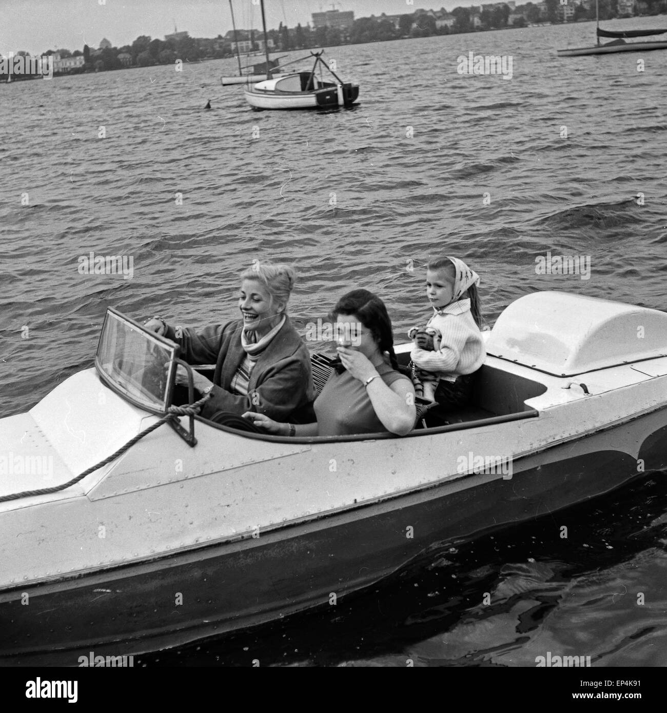 Deutsche Schauspielerin Gisela Uhlen mit ihren Töchtern Susanne und ...