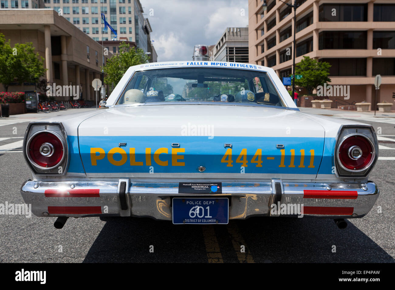 Police 1970s hi-res stock photography and images - Alamy