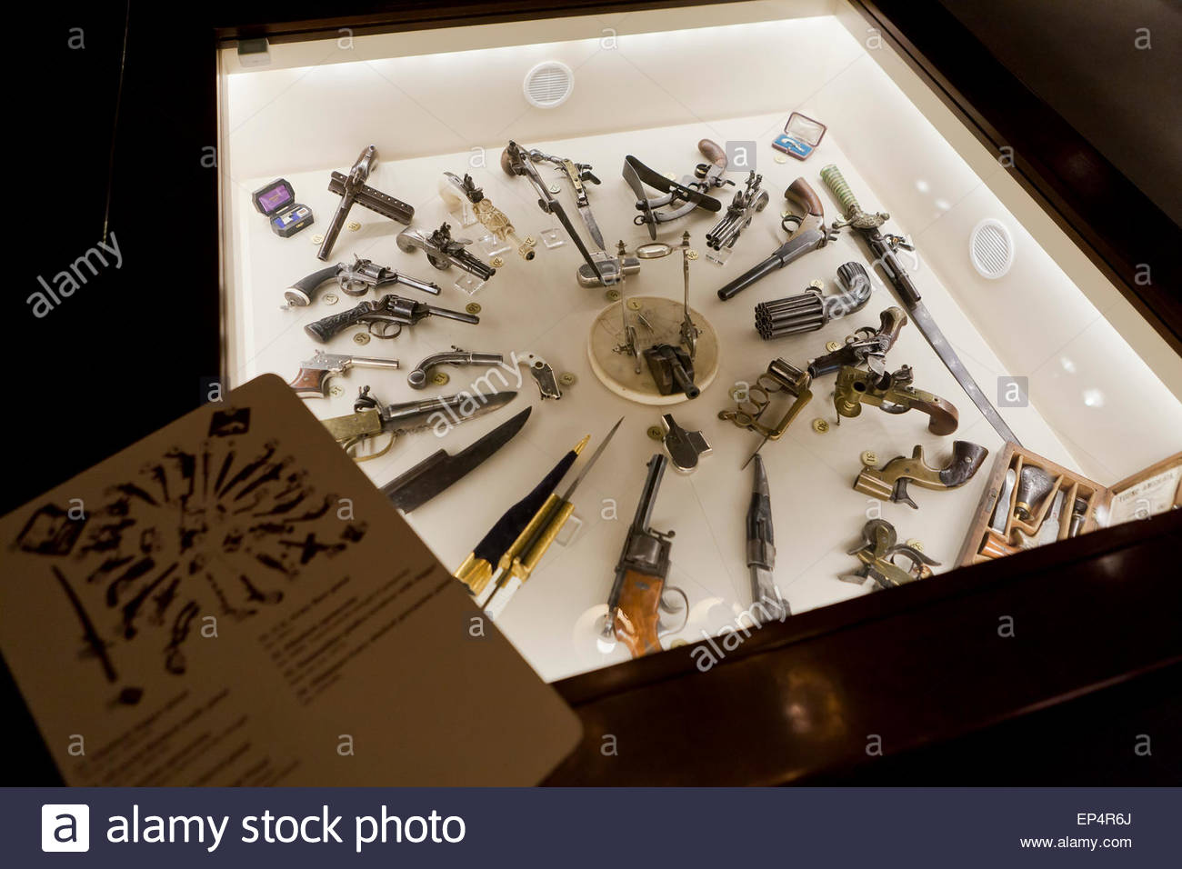 Antique Gun Case Stock Photos & Antique Gun Case Stock Images - Alamy