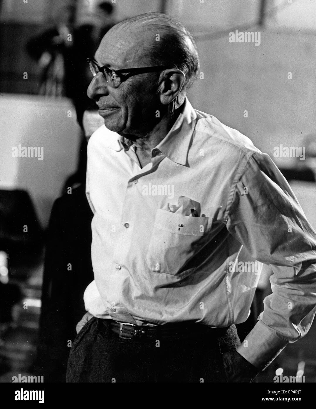 Der russisch französische Komponist Igor Strawinski in Hamburg ...