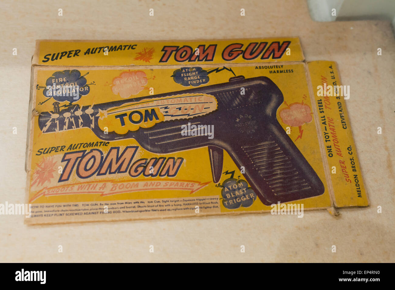 Super Automatic Tom Gun toy box, circa 1945 - USA Stock Photo - Alamy
