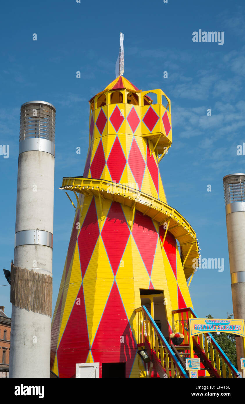 Amusement park at Cardiff Bay Stock Photo - Alamy