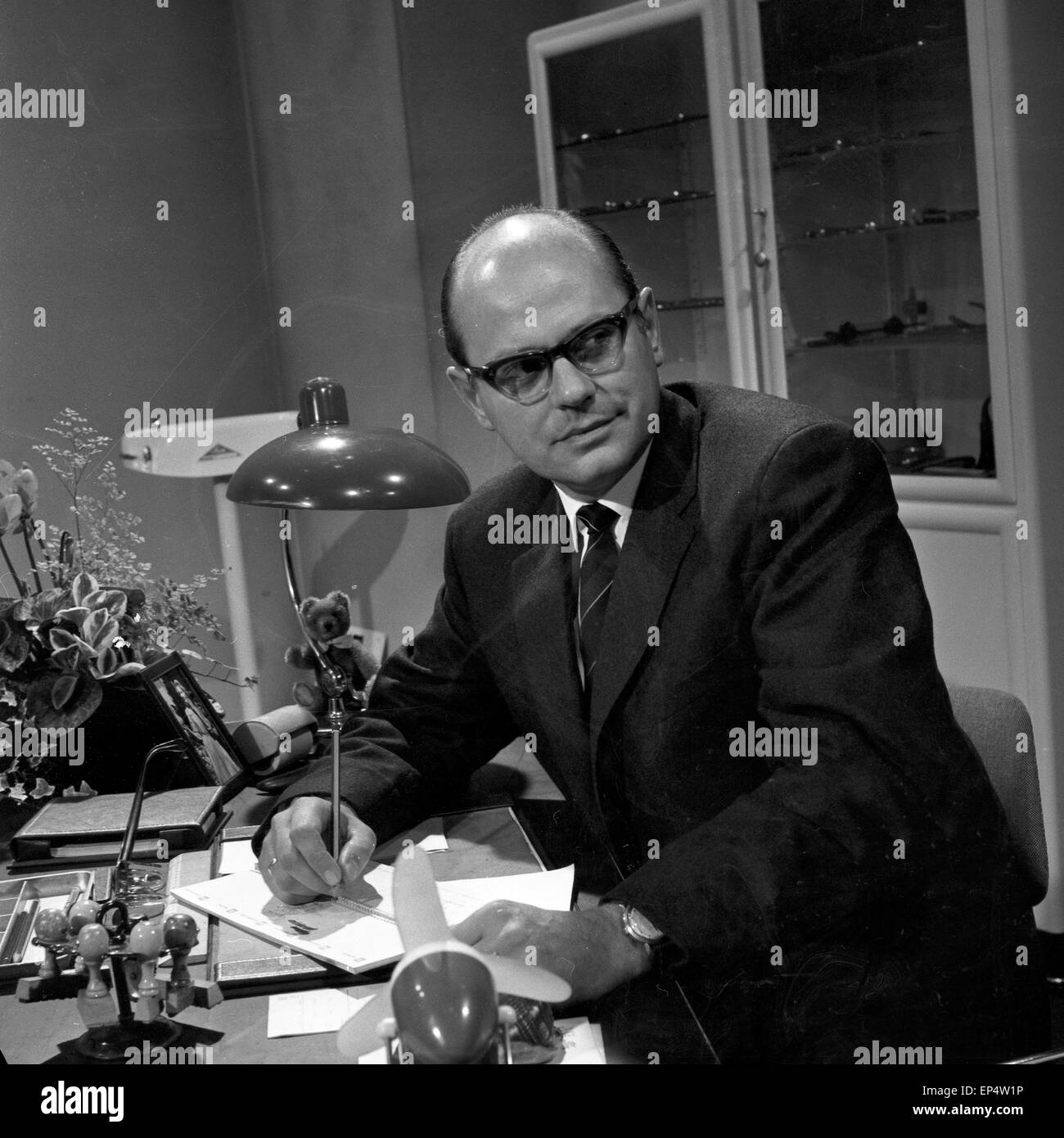 Der Journalist Dietrich Koch, Moderator des Magazins "Panorama ...