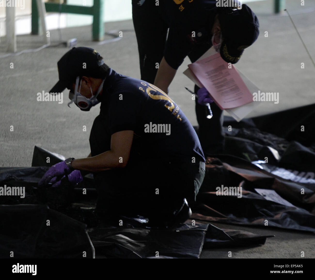 Valenzuela City, Philippines. 14th May, 2015. Members of the Philippine ...