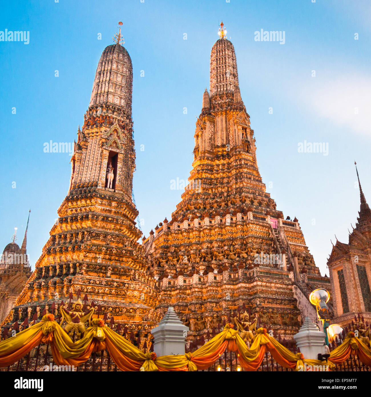Sculpture wat arun temple sky architecture hi-res stock photography and ...